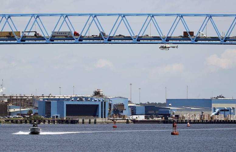 Don Holt Bridge crash leaves Charleston deputy seriously injured, tow ...