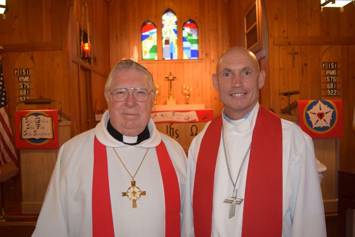Church bids farewell to its retiring pastor, welcomes new leader