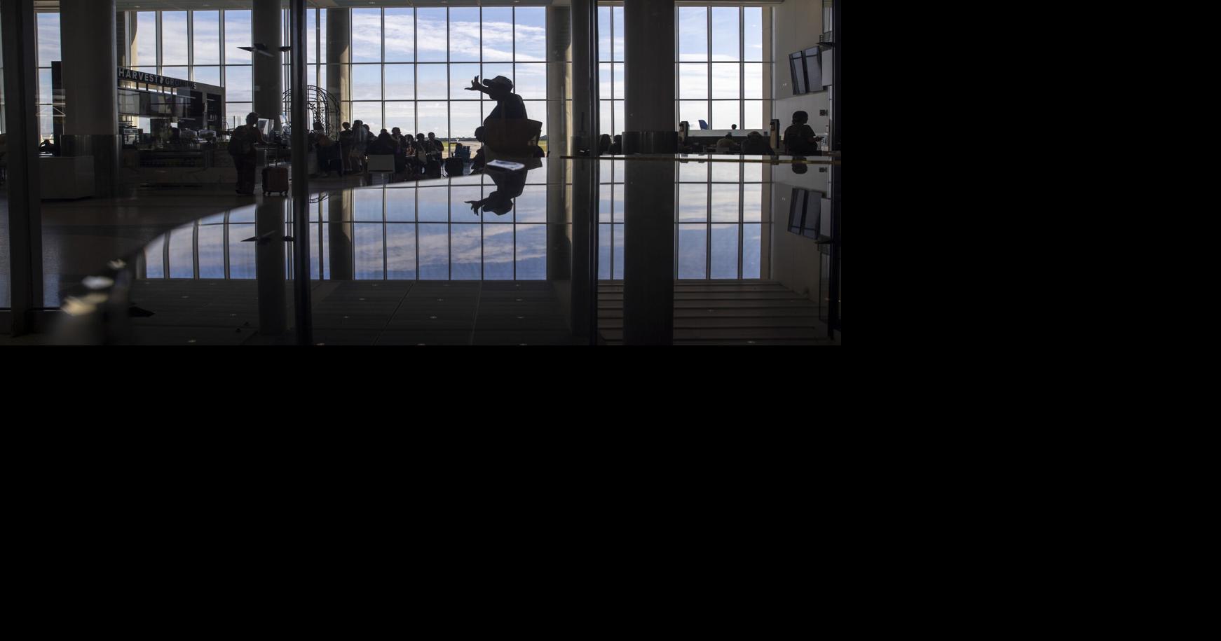 Man, 20, fakes bomb threat at Charleston Airport for TikTok