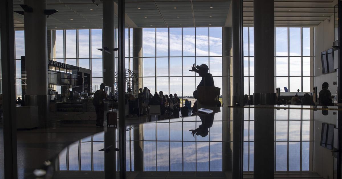 Man, 20, fakes bomb threat at Charleston Airport for TikTok Man, 20, fakes bomb threat at Charleston Airport for TikTok