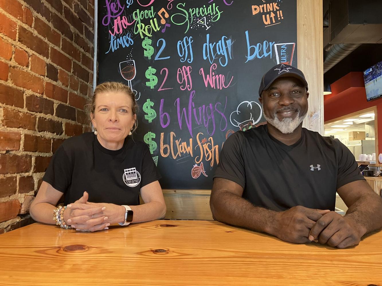 135 Seafood Bar and Grill opens in downtown Florence, bringing Cajun flare