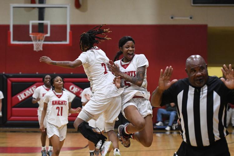 5 Charleston-area schools chase high school basketball titles this weekend