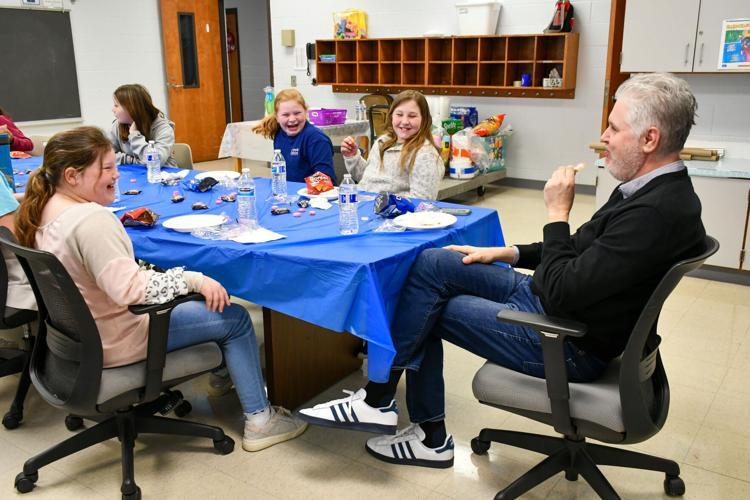 Best-selling author visits students in Edgefield County