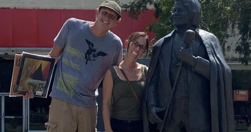 Daily Digest: Yous Guys cheesesteak hits the spot for this former ...