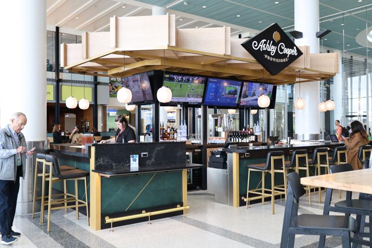 New light-bite bar opens at Charleston International Airport