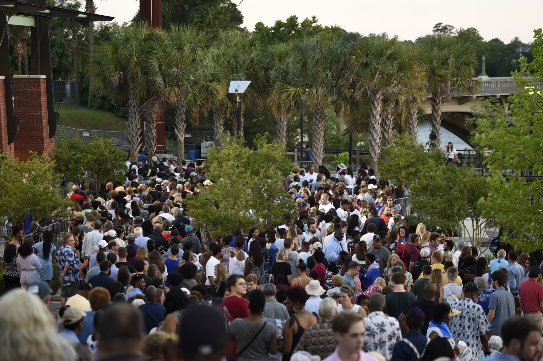 Jim Clyburn's 'World Famous Fish Fry' draws presidential candidates ...