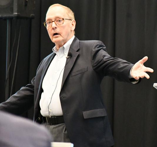 Economist challenges ‘old rules’ at Chamber of Commerce luncheon