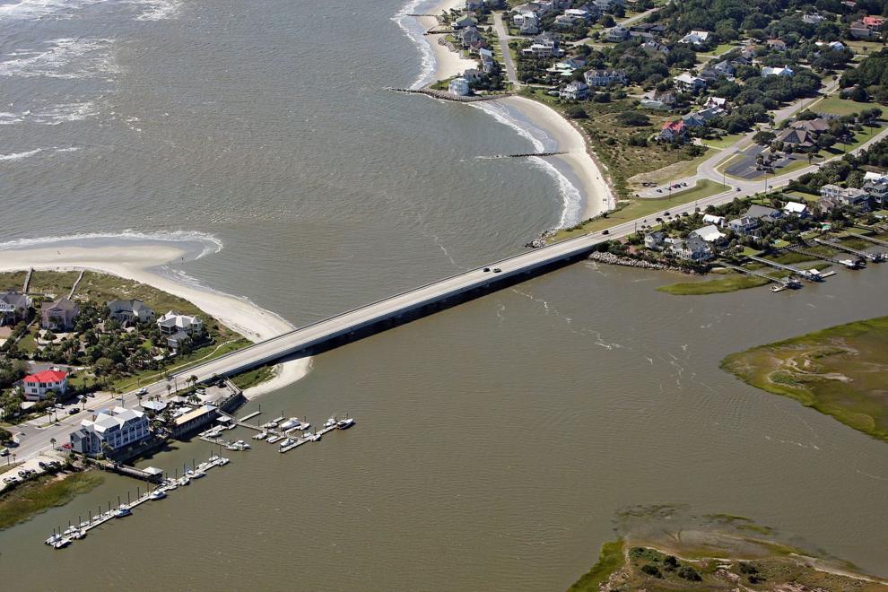 2 rescued from Breach Inlet died, IOP police reported