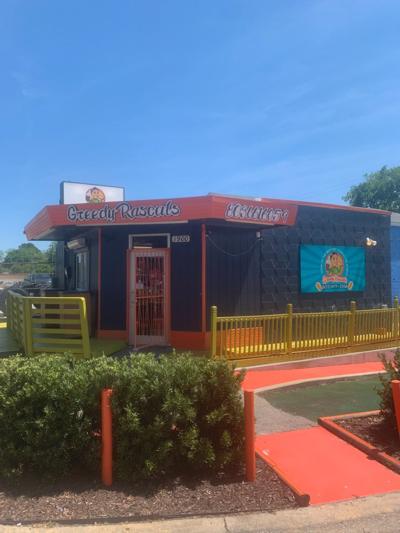 Despite pandemic, Columbia hot dog spot opens on Rosewood Drive | Food ...