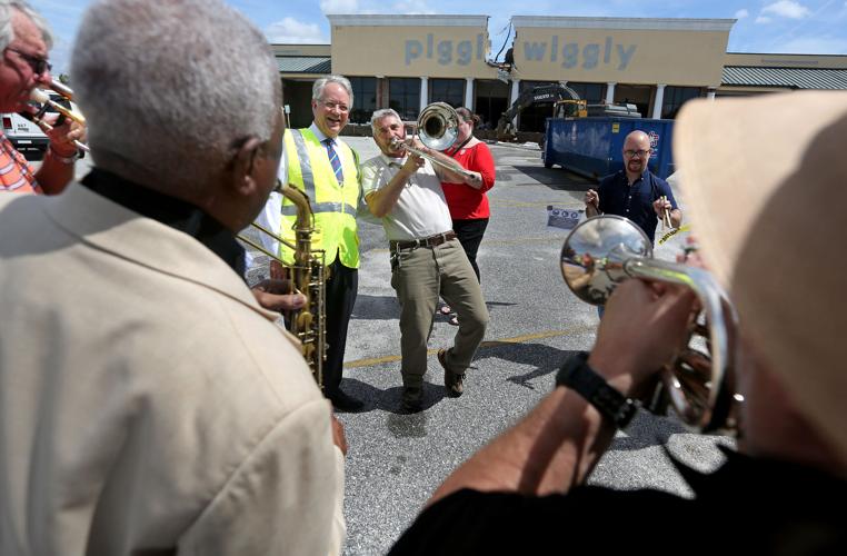 Charleston Mayor Tecklenburg Will Seek Re Election Heres How His