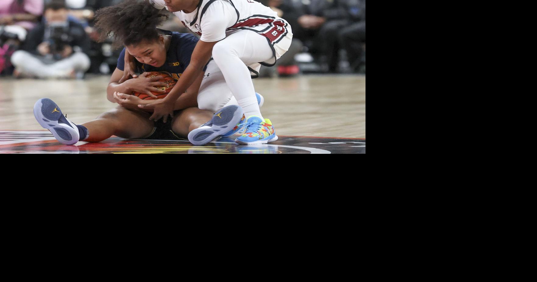 Gamecocks' Fulwiley loving brand of Steph Curry's sneakers