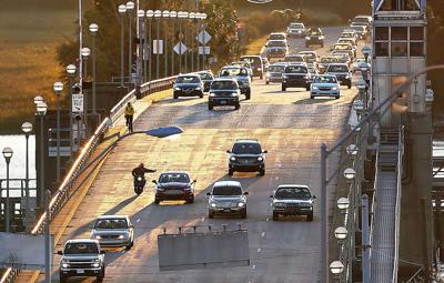 Stop stalling on bridge bike lane