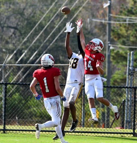 Warhorses stay unbeaten, reach 3rd round of playoffs