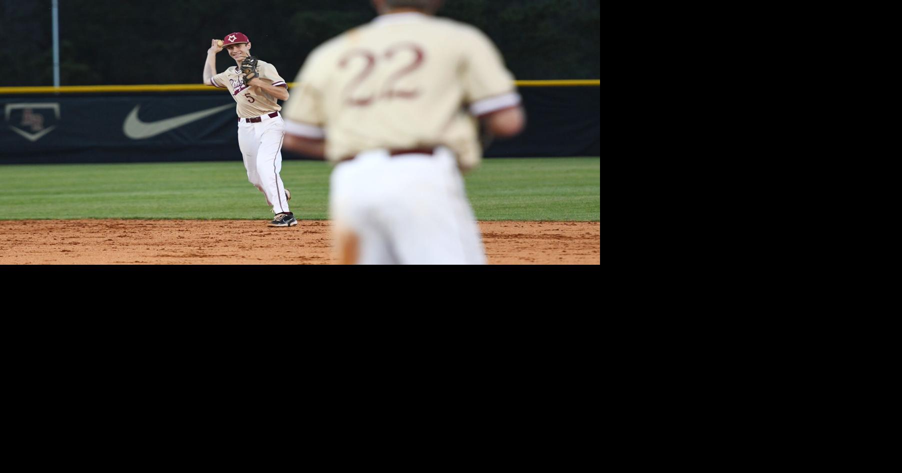 Swamp Foxes take series against Green Wave