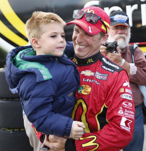 Jamie McMurray bests Chase drivers to win pole | Sports ...