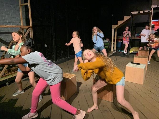 Interview with Flowertown Players on “Matilda, the Musical, Jr.”