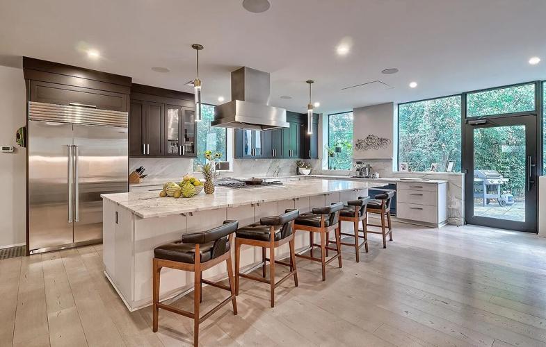 $2M Columbia listing a rare example of International Style