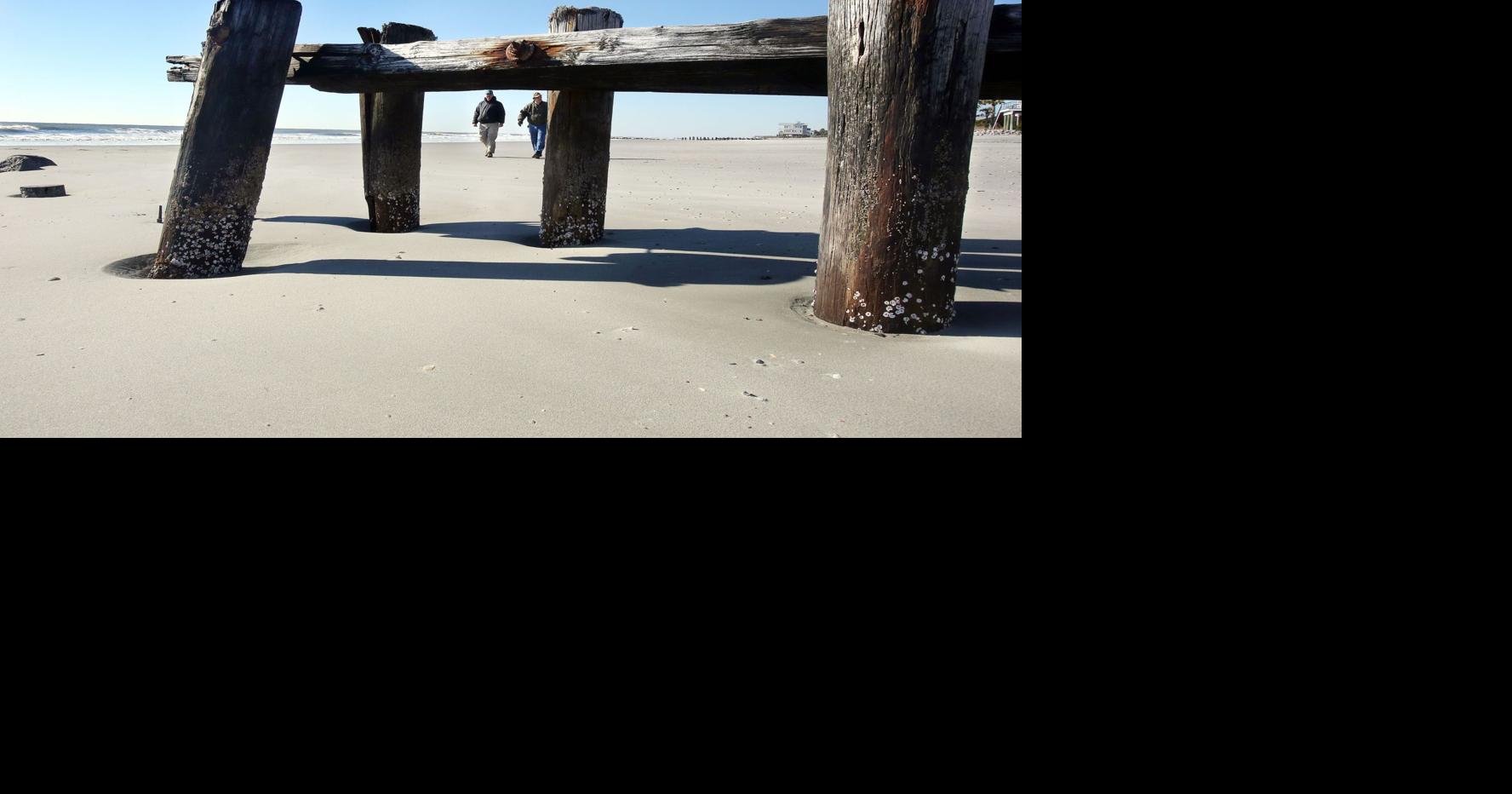 Timber groins part of Folly, locals say