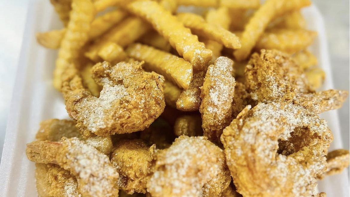 Hooks & Cook seafood joint opens northwest of Columbia, SC