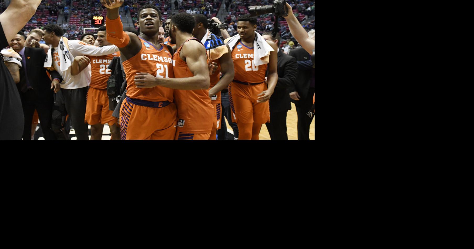 Clemson guard Anthony Oliver, son of fired women's basketball coach, to ...