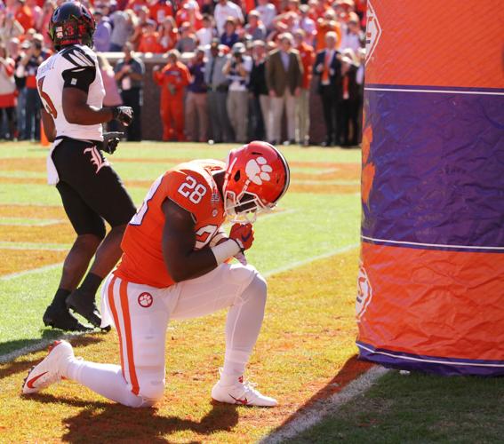 Photos: Clemson wallops Louisville | Multimedia | postandcourier.com