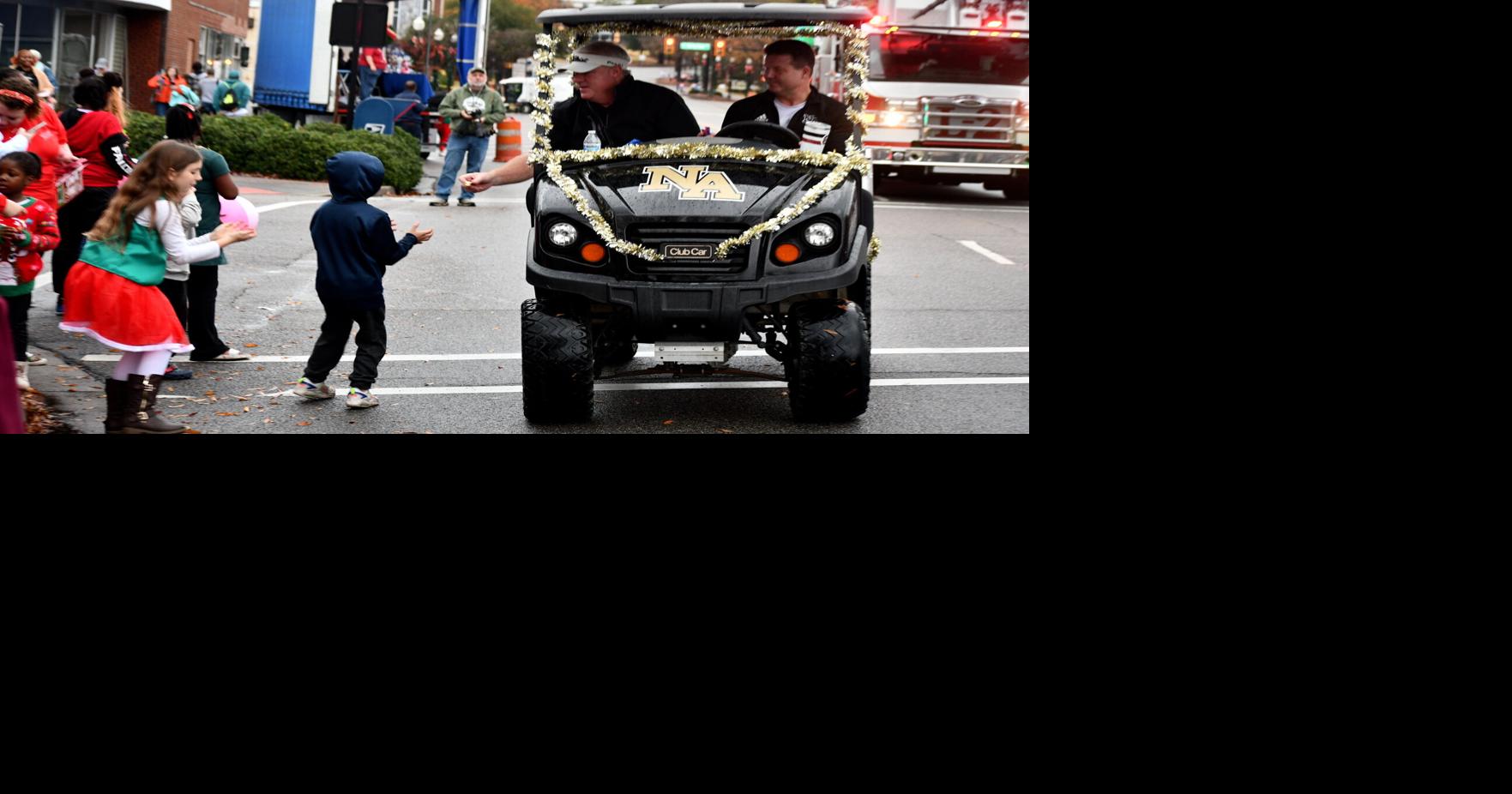 North Augusta hosts Christmas parade, families come out in the rain