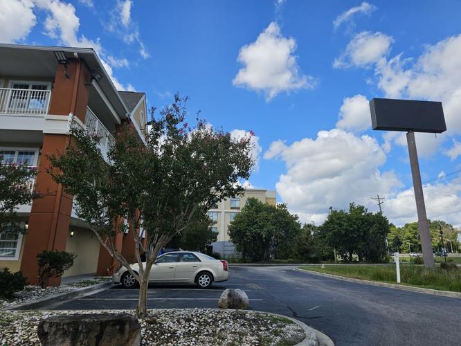 North Charleston hotel winding down before conversion