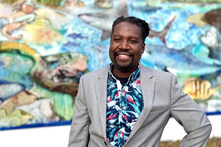 Artist Amiri Farris unveils new mural in Beaufort