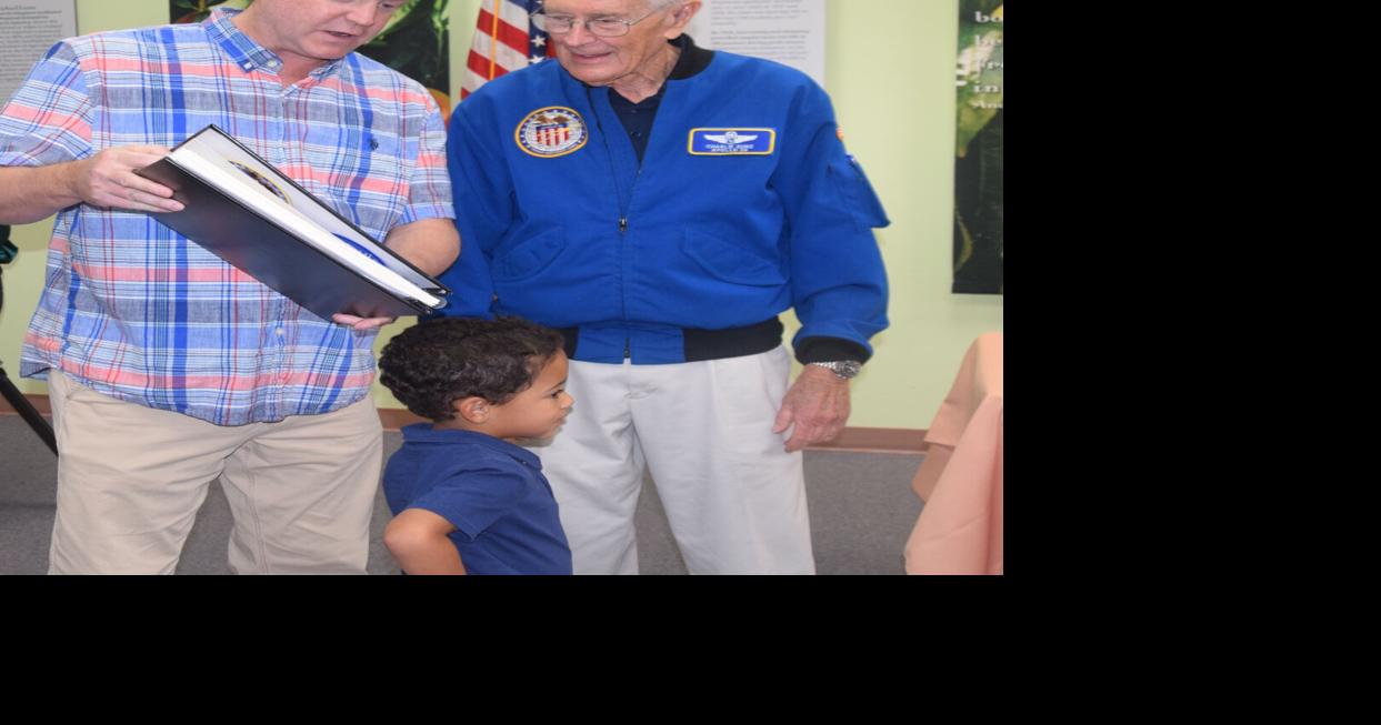 Moon walker: Apollo 16 astronaut returns to Johnston for Peach Blossom ...