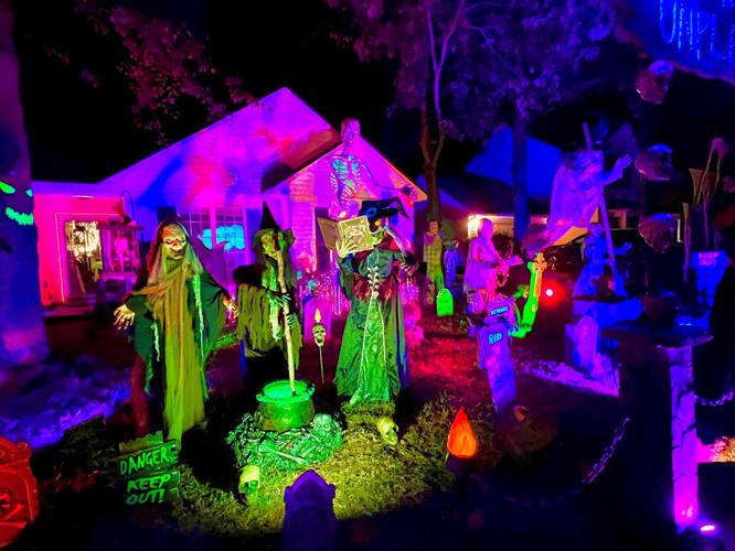 Photos of spooky Halloween decorations in Charleston SC