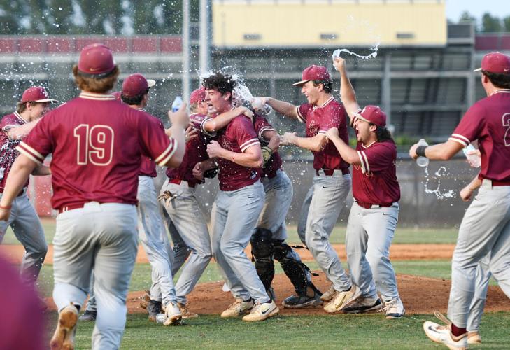 Swamp Foxes sweep their way to district title