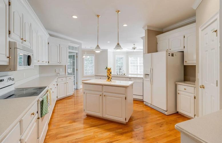 Arcadia Lakes' prime real estate despite it's small size