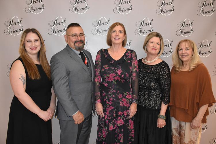 Pearl Friends Encore raises funds for Meals on Wheels
