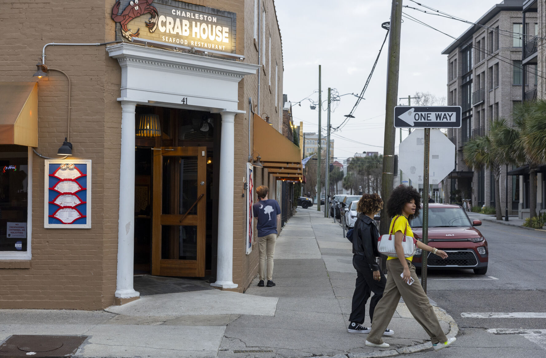Former busboy buys Charleston Crab House restaurants