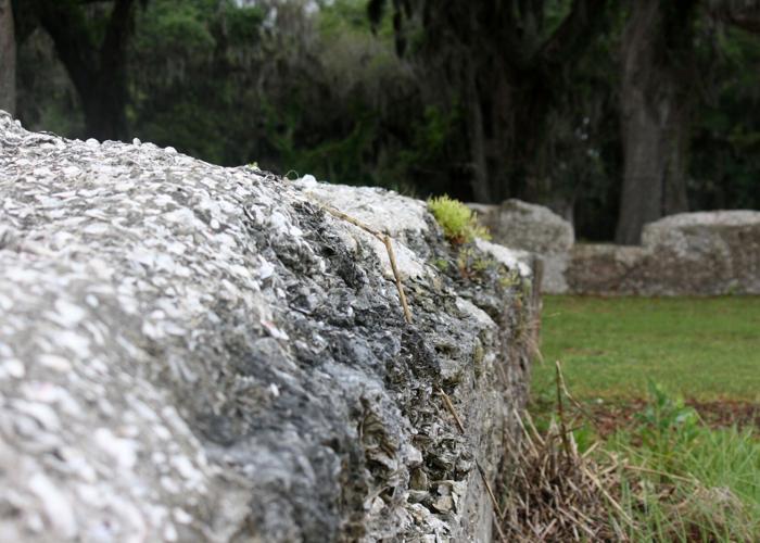 Scientists turn to oyster shells to save historic SC fort