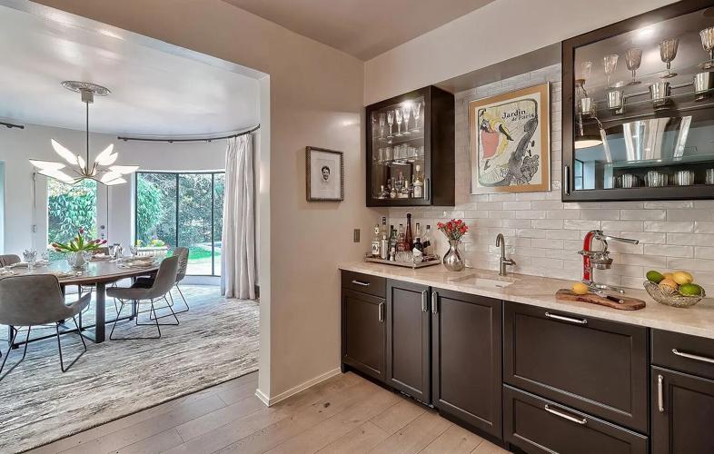 $2M Columbia listing a rare example of International Style