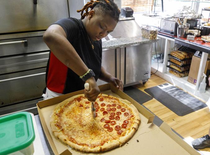 Pizza a Modo Mio in West Ashley serves up New York-style pies