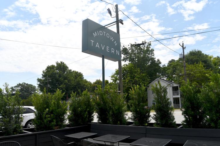 Midtown Tavern opens in downtown Augusta, showcases classic Americana foods