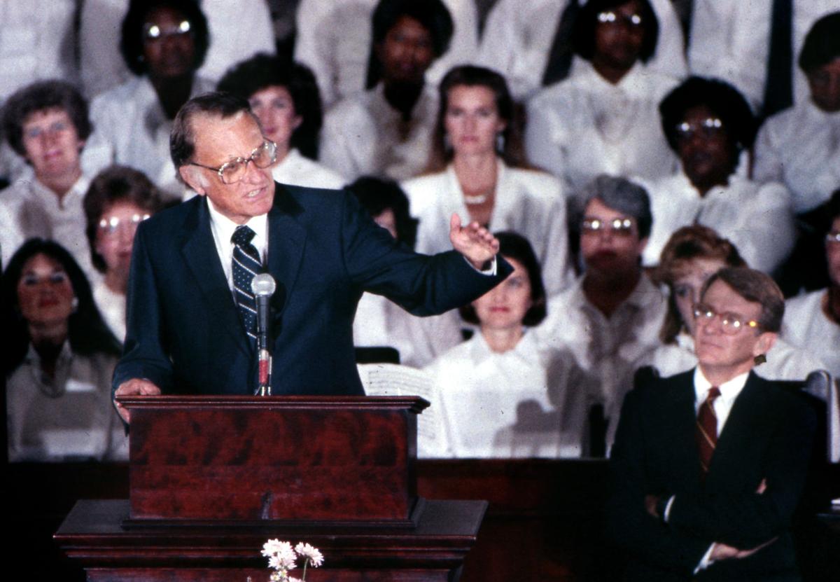 Billy Graham left a giant footprint, spreading evangelism from the ...