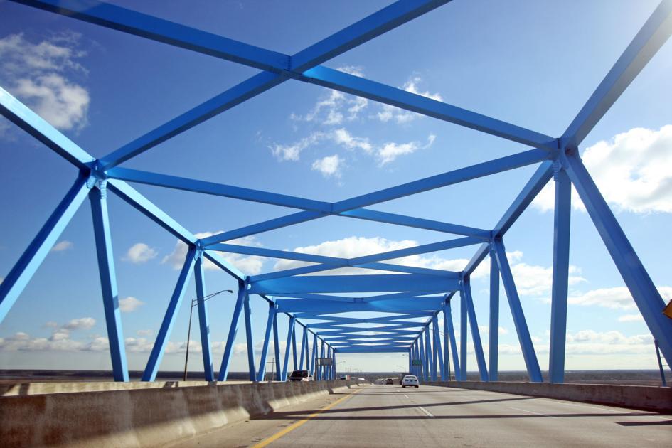 Eastbound lanes on Don Holt Bridge re-open following Monday morning ...