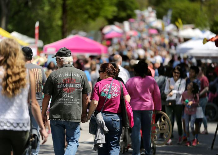 Flowertown Festival draws thousands of visitors on first day