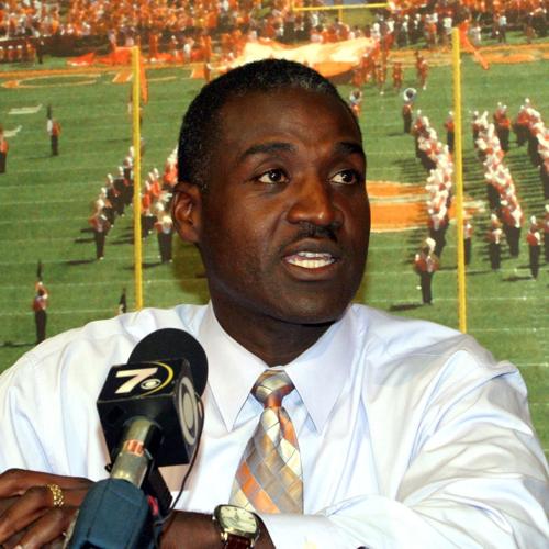 Sapakoff: Clemson football P.A.W. Journey should be model for all SC