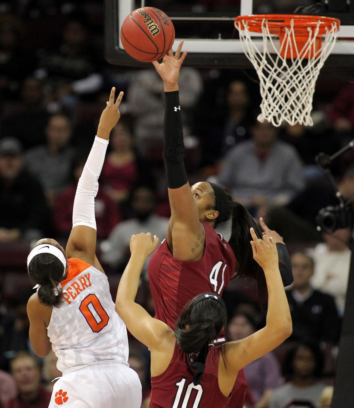 Alaina Coates' post presence for No. 5 USC leaves opponents seeing ...