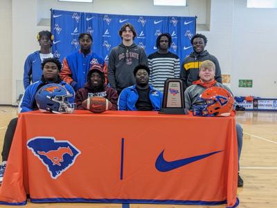 Midland Valley High School celebrates 8 football signees