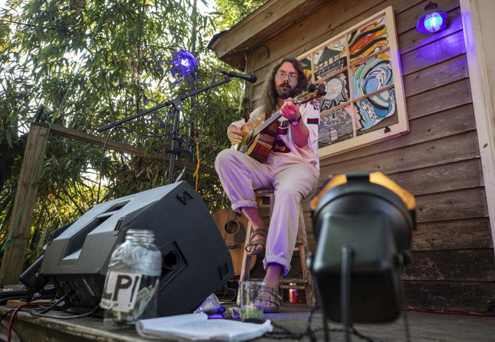 Folly Beach Songwriter's Soapbox builds confidence of acoustic performers