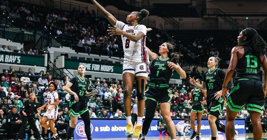 Gamecocks run Bulls out of gym in first of two games