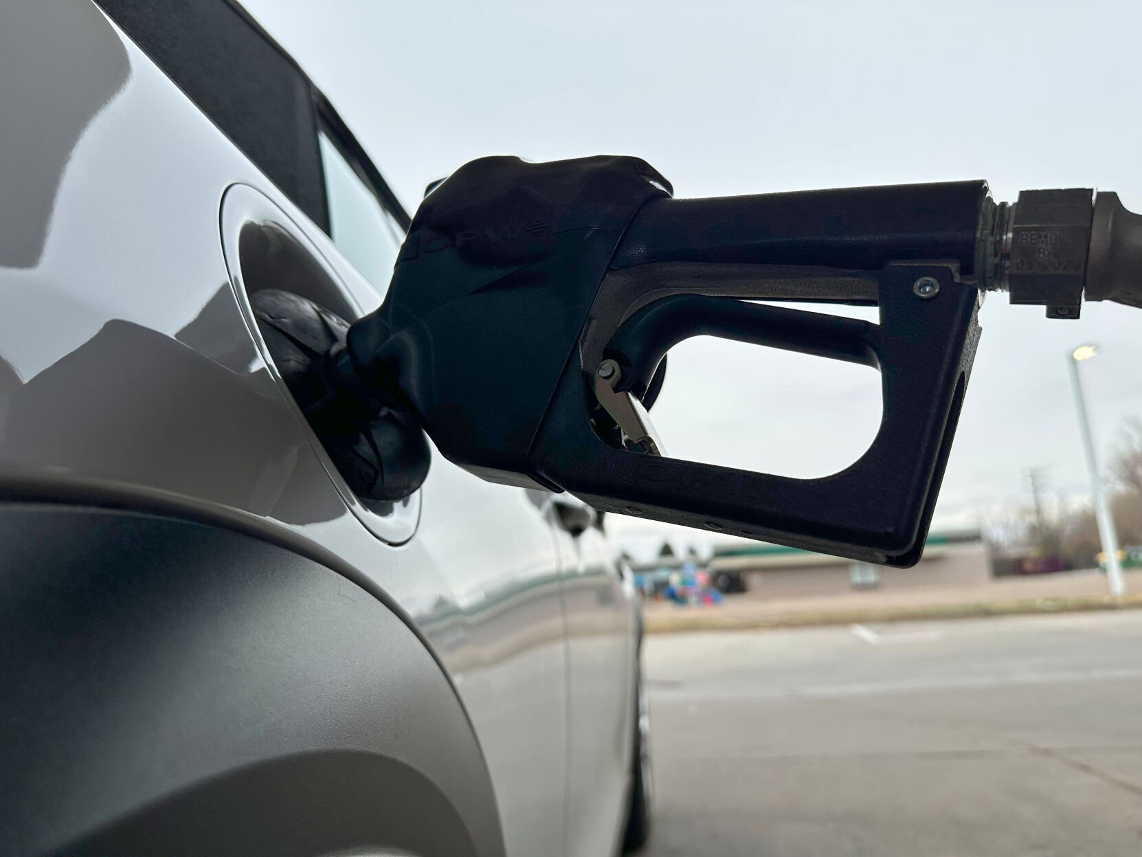 US drivers are seeing lower gas prices this holiday season
