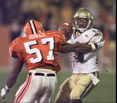 Joe Hamilton 'can't stop smiling' about SC Athletic Hall of Fame honor