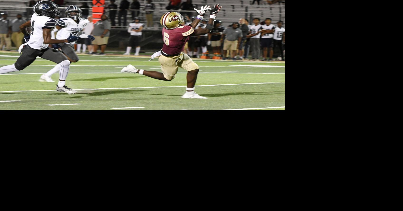 Swamp Foxes dominate first game on new turf