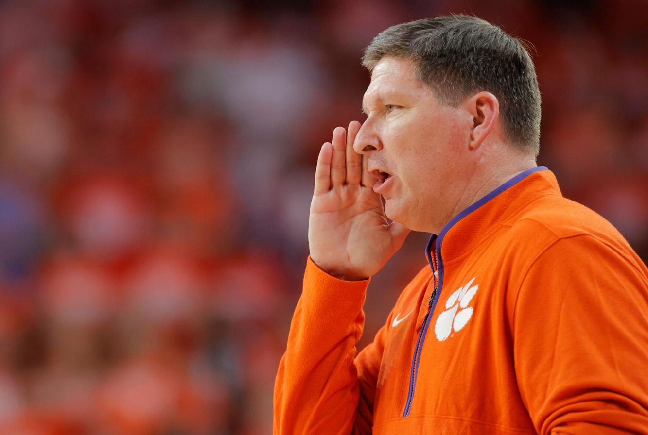 Clemson basketball coach Brad Brownell signs extension